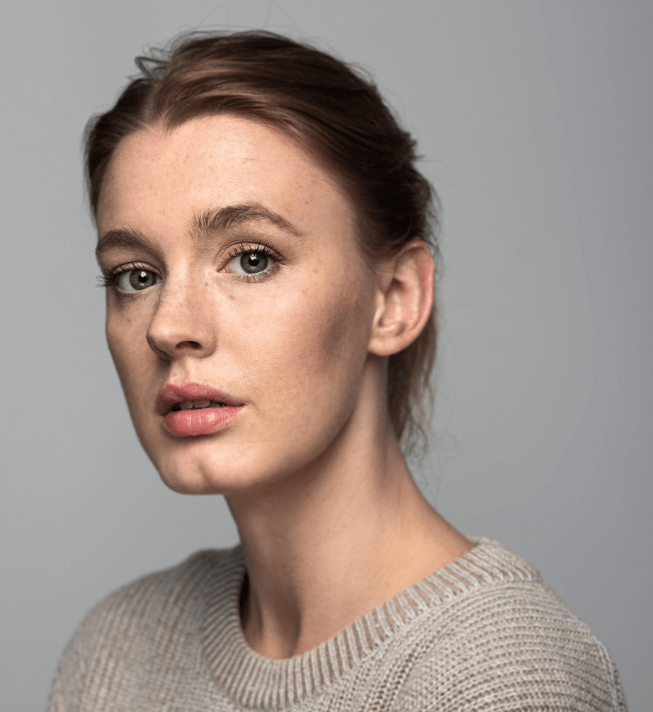 AMY JAMES-KELLY: Atriz Britânica Ensaia Ascensão Forte nas Telas ...